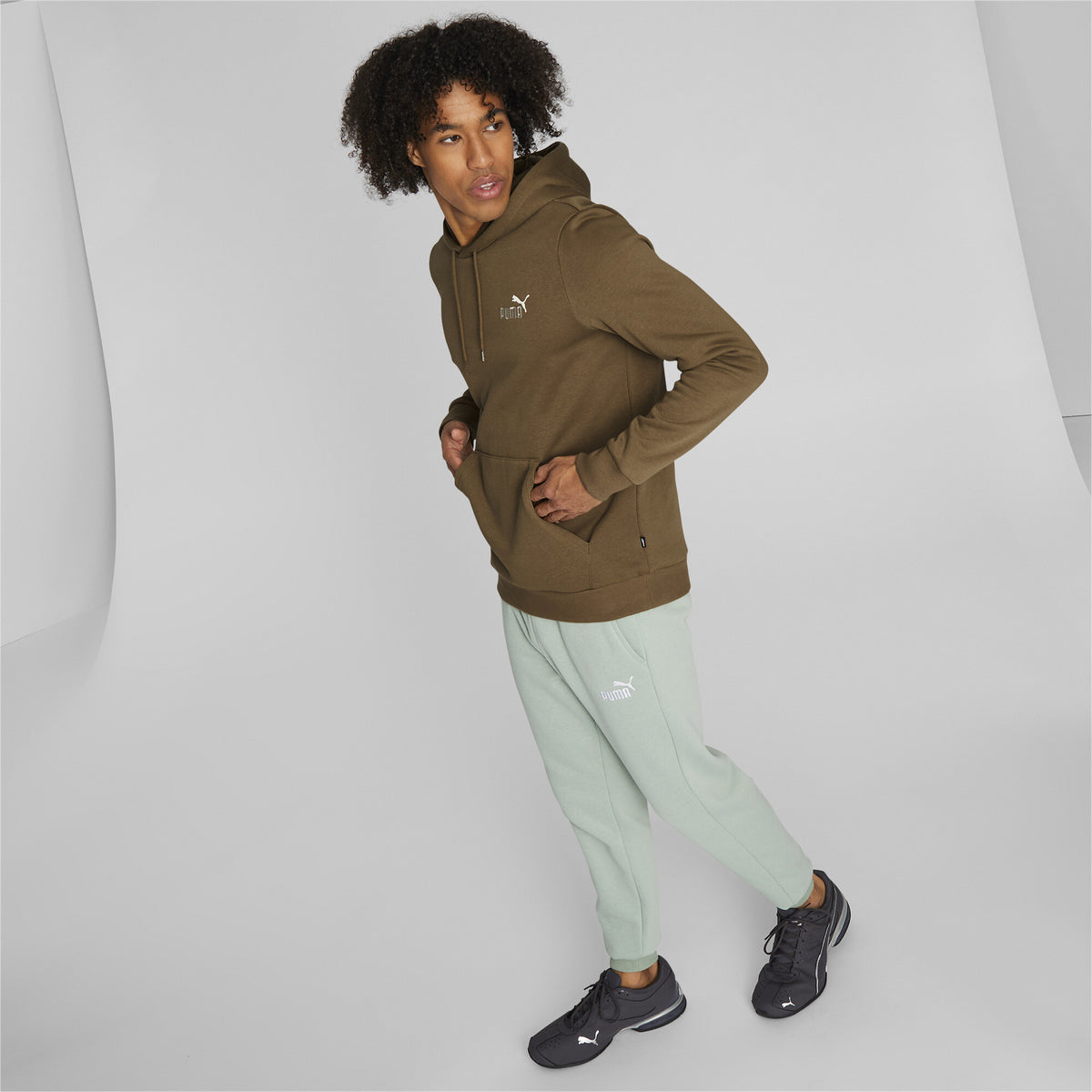 PUMA - Men - ESS+ Logo Pullover Hoodie - Chocolate Chip – Nohble