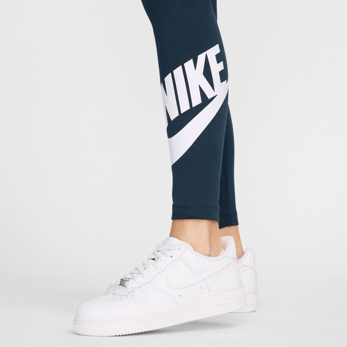 Nike - Women - Classic High-Rise Futura Tight - Armory Navy/White – Nohble